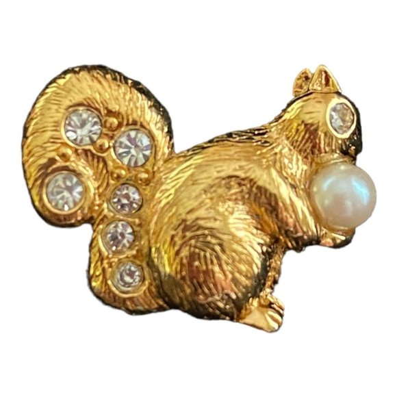 Avon | Jewelry | Vintage Avon Wilderness Scatter Squirrel Pin Gold Tone ...